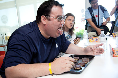 Austin Cupcake Smackdown 2.0 Jaffa Cake Eating Contest + How to Break a ...